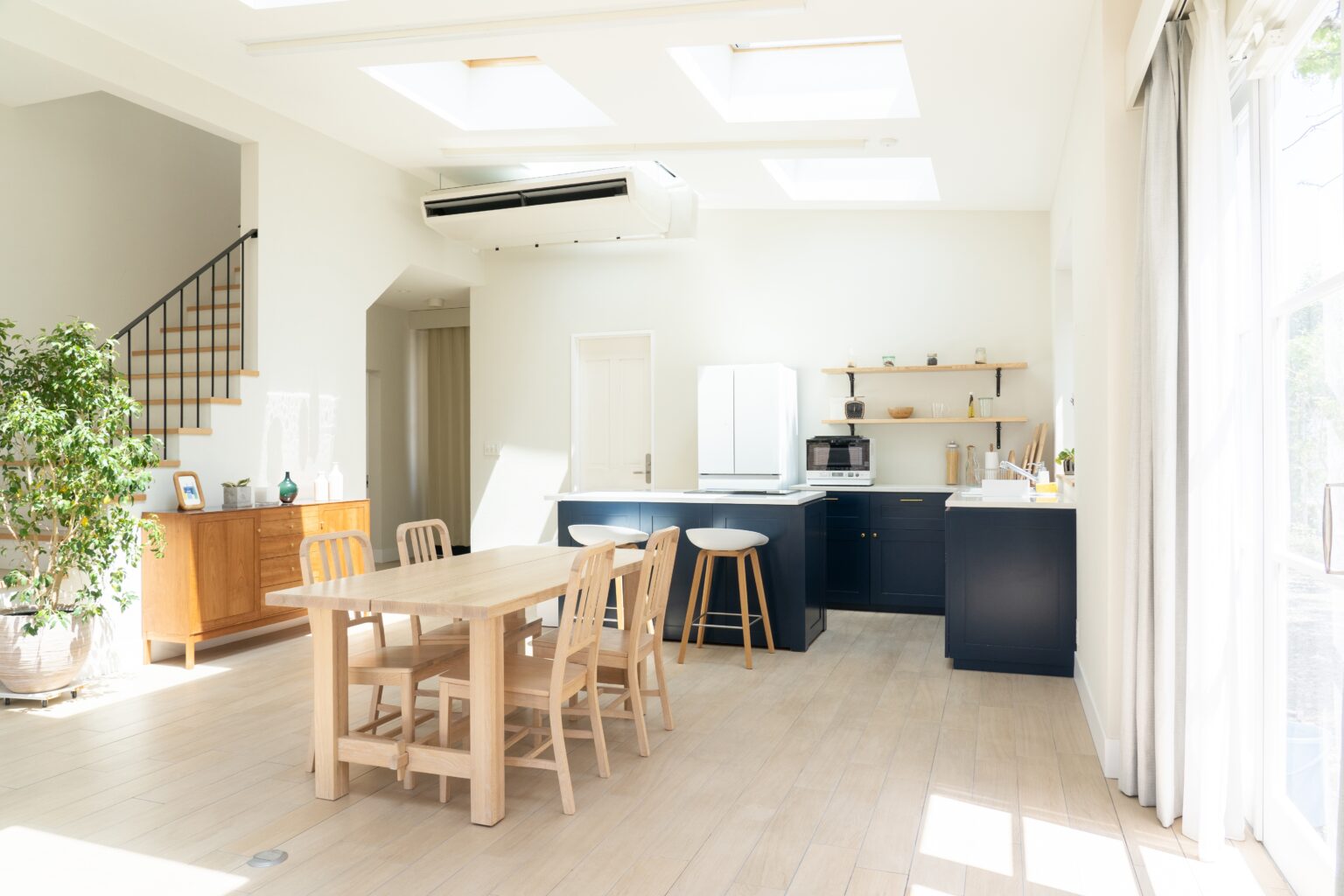 ダイニングとリビングの違いとは？快適なLDK・DKづくりのコツ - room for all